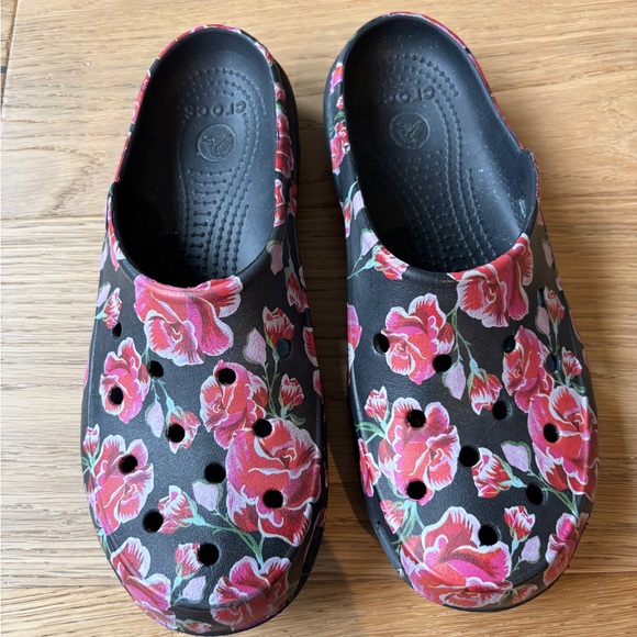 CROCS | Shoes | Crocs Freesail Floral Clogs | Poshmark